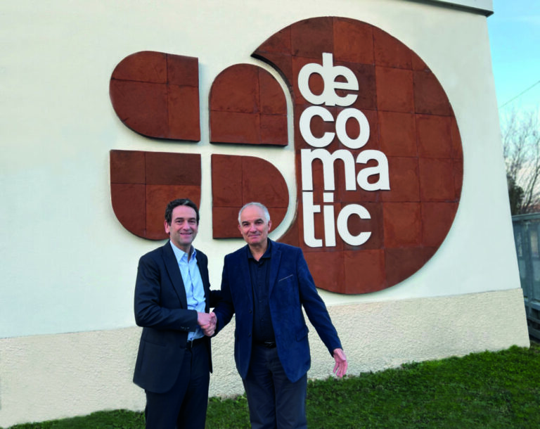 PRESS RELEASE STRATUS PACKAGING and DECOMATIC. - décomatic